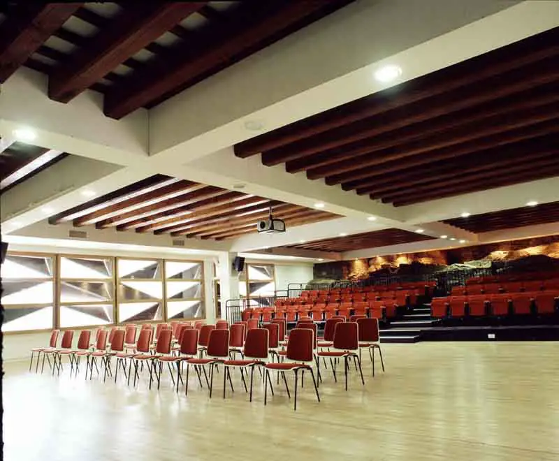 Ratho Adventure Centre: Edinburgh Climbing